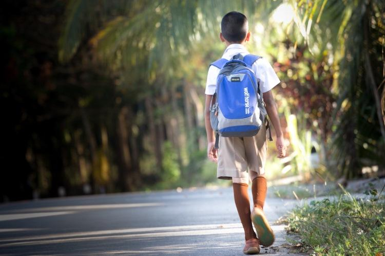 Cruda realidad: más de 7 mil niños y jóvenes no van al colegio en la ...
